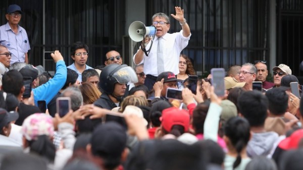 Ciro Castillo Rojo garantiza titulación de predios en Pachacútec y Mi ...