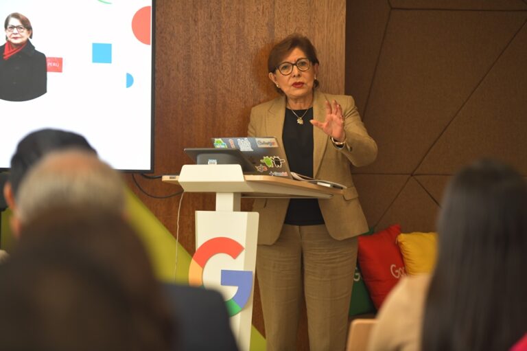 Minedu formará a 50 000 docentes y estudiantes en inteligencia ...