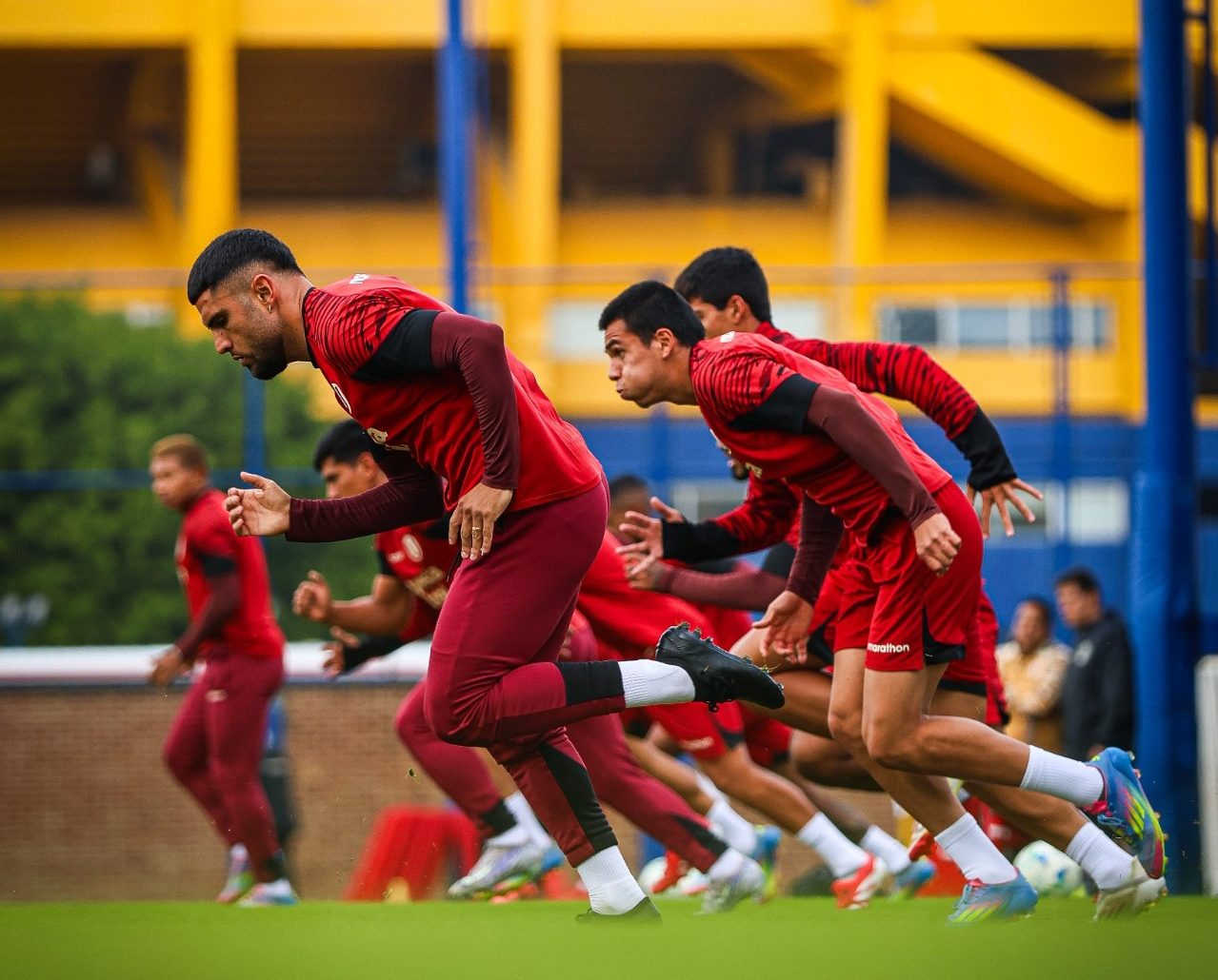 Universitario sale con todo ante River Plate - La Razón