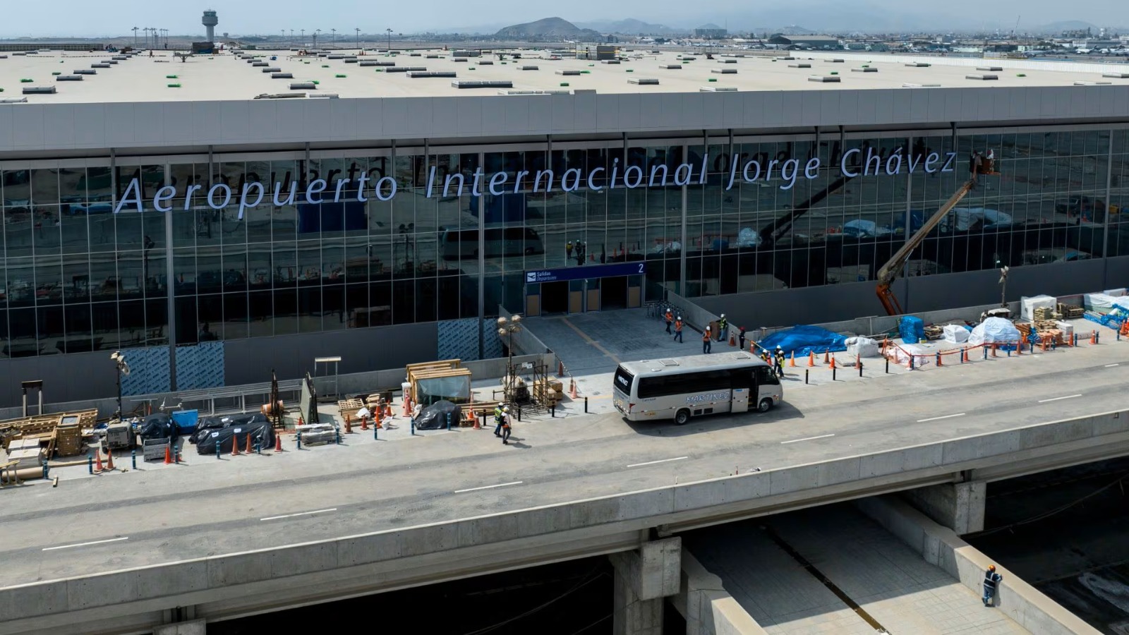 Reducen el TUUA de transferencia en nuevo Jorge Chávez - La Razón